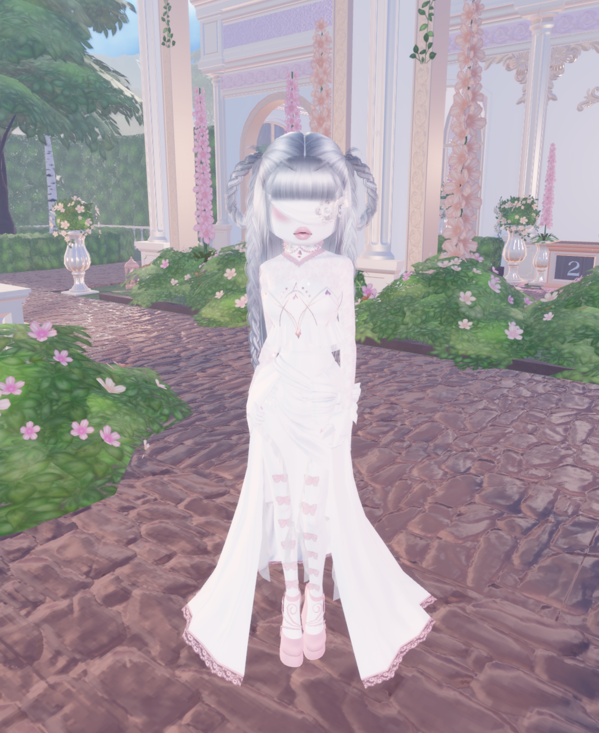 What To Wear For The Dress To Impress Surrealism Theme? - Durbin Rock